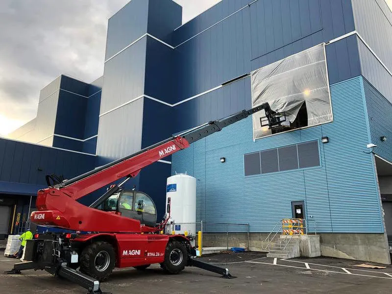 Magni Telescopic Handlers | Cropac Equipment Inc.